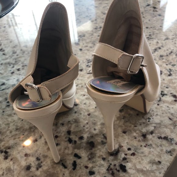 Steve Madden | Shoes | Sexy Steve Madden Bone Leather Fawnaa Heels | Poshmark